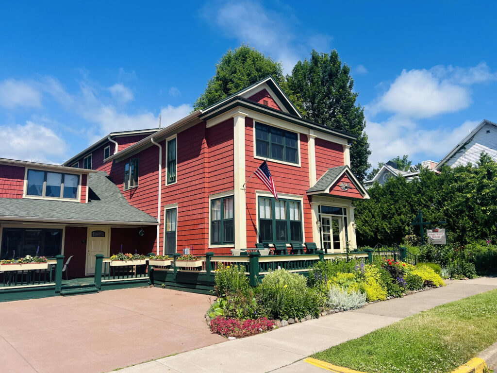 Shared Gathering Areas & Sun Room - The Bayfield Inn